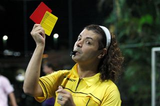 David Brazil como árbitro no futebol
