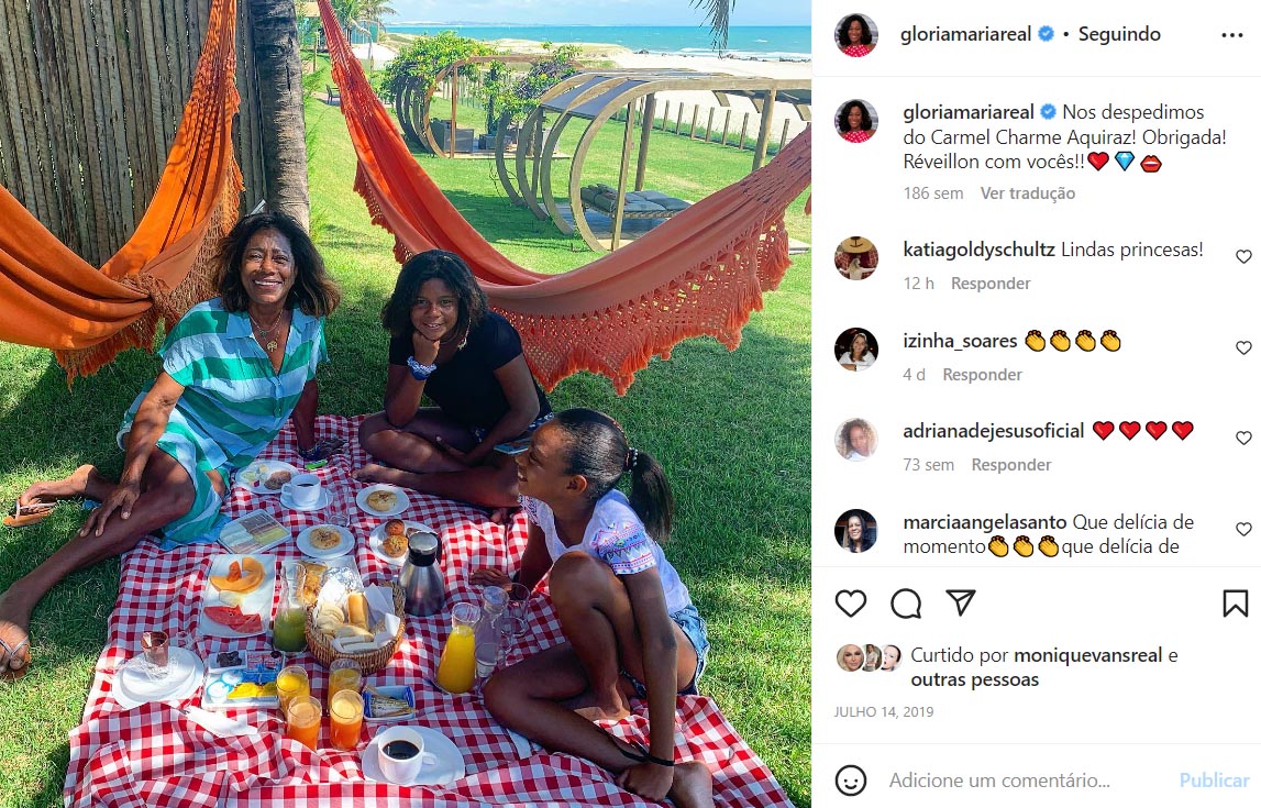 Gloria Maria registrou o crescimento das filhas nas redes sociais ...