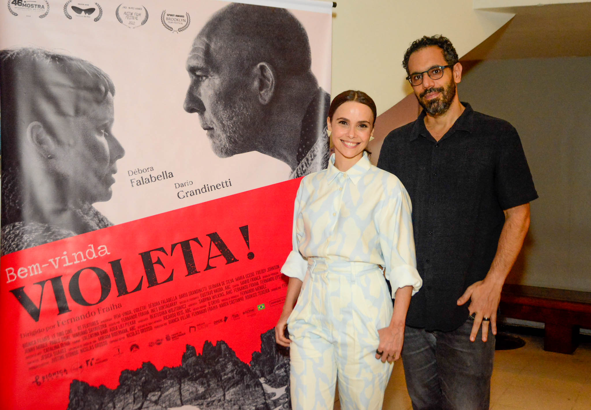Débora Falabella faz rara aparição com o marido em noite de pré-estreia ...