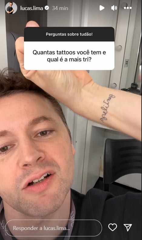 Lucas Lima exibe tatuagem feita com a letra do filho, Theo - CARAS Brasil
