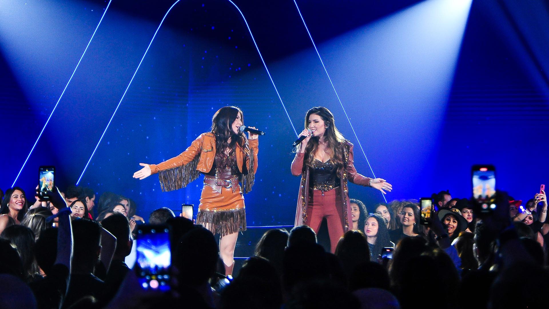 Lucylla e Lucyana gravam o primeiro DVD da carreira em São Paulo ...