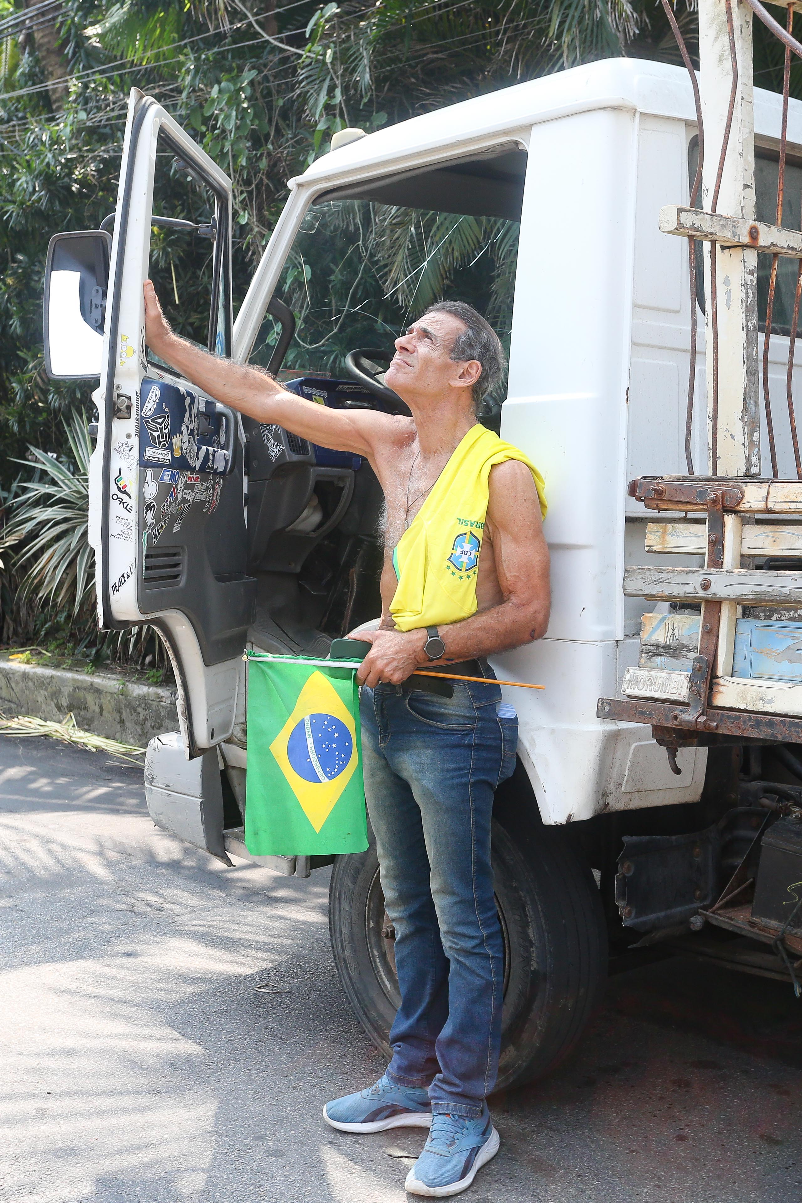 Mário Gomes: Polícia vai até a mansão para retirar o ator - CARAS Brasil