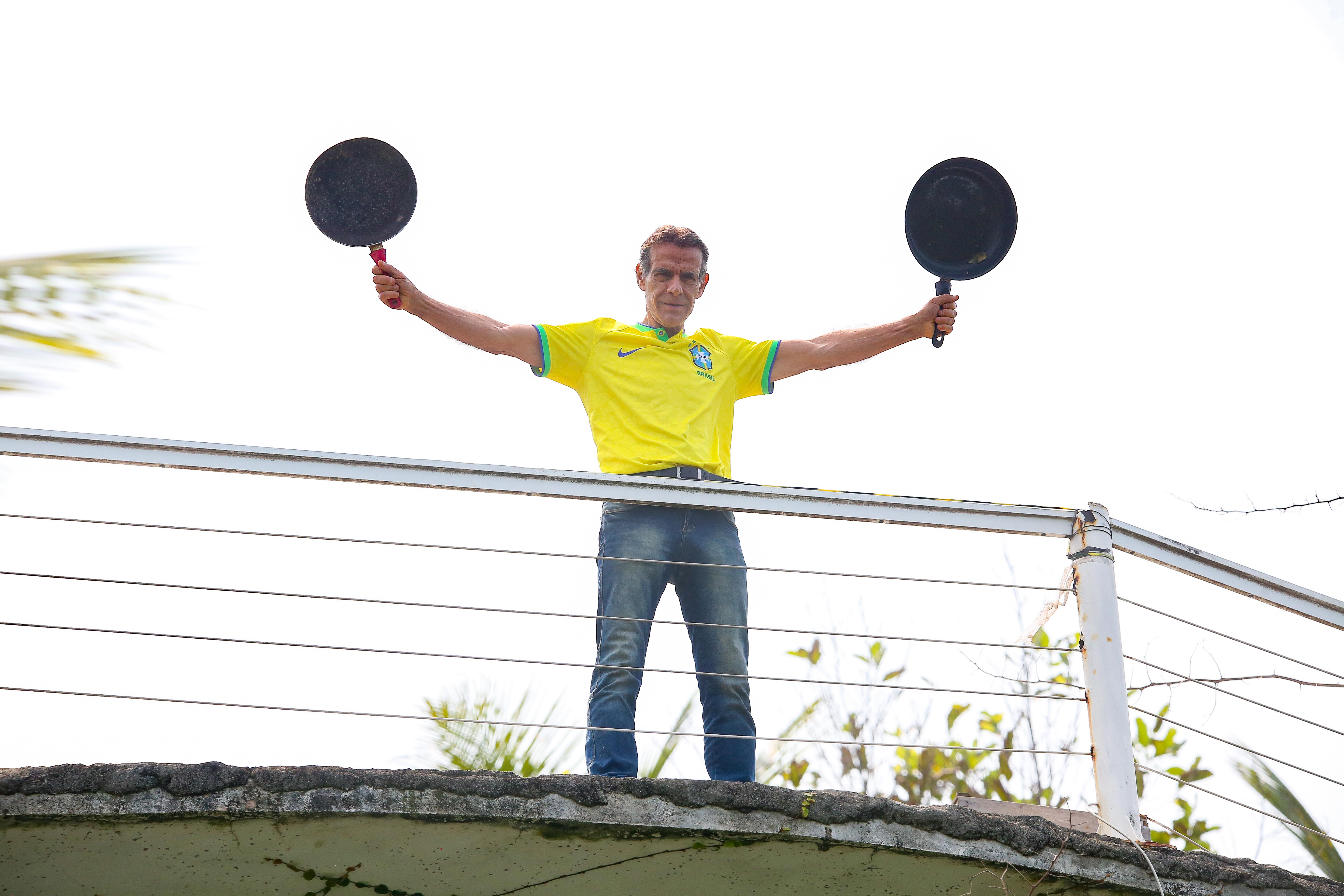 Mário Gomes: Polícia vai até a mansão para retirar o ator - CARAS Brasil