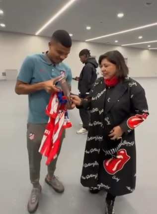 Roberta Miranda aproveita férias na Espanha para gravar feat com Shaila ...