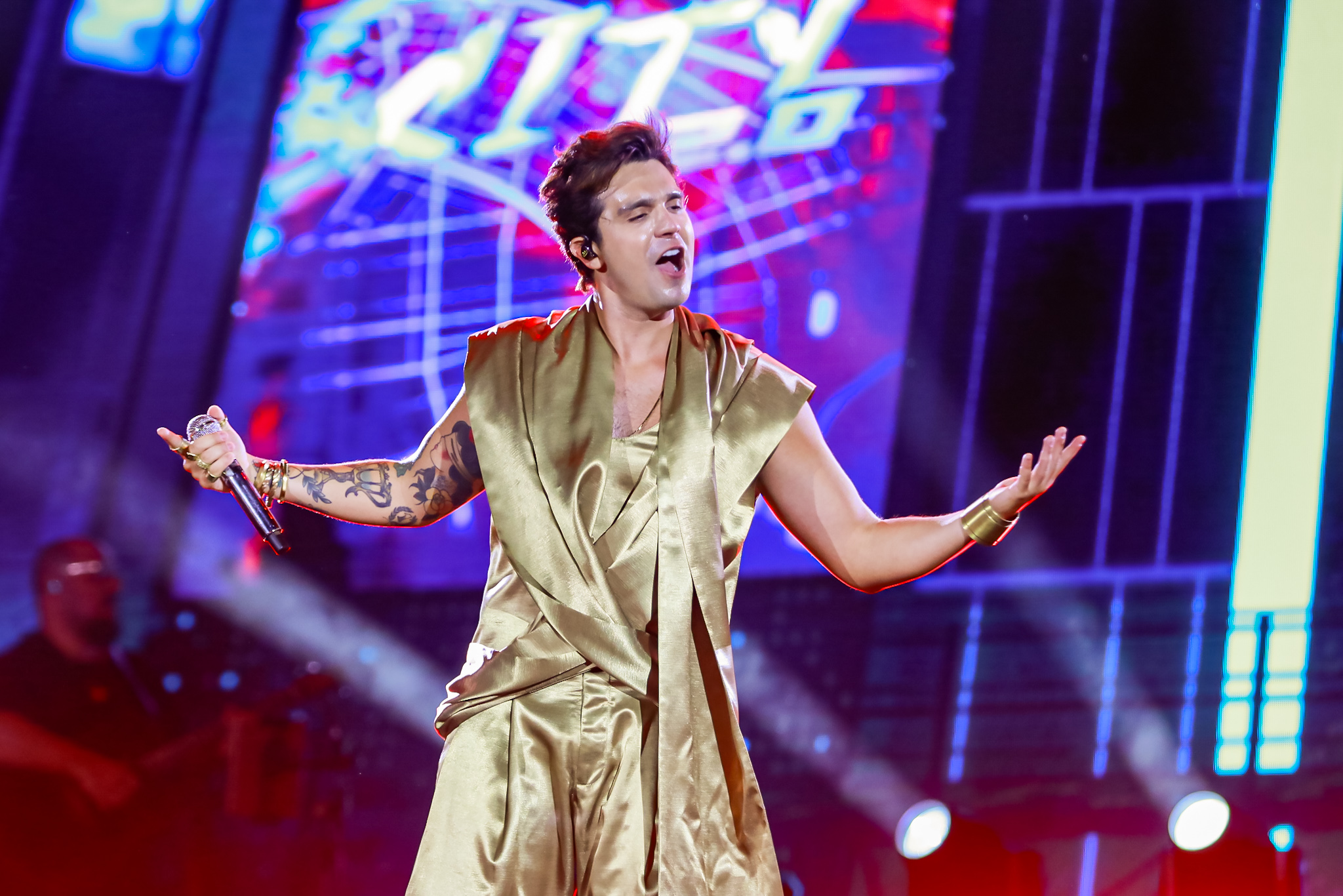Luan Santana faz homenagem para a filha no último show da turnê - CARAS ...
