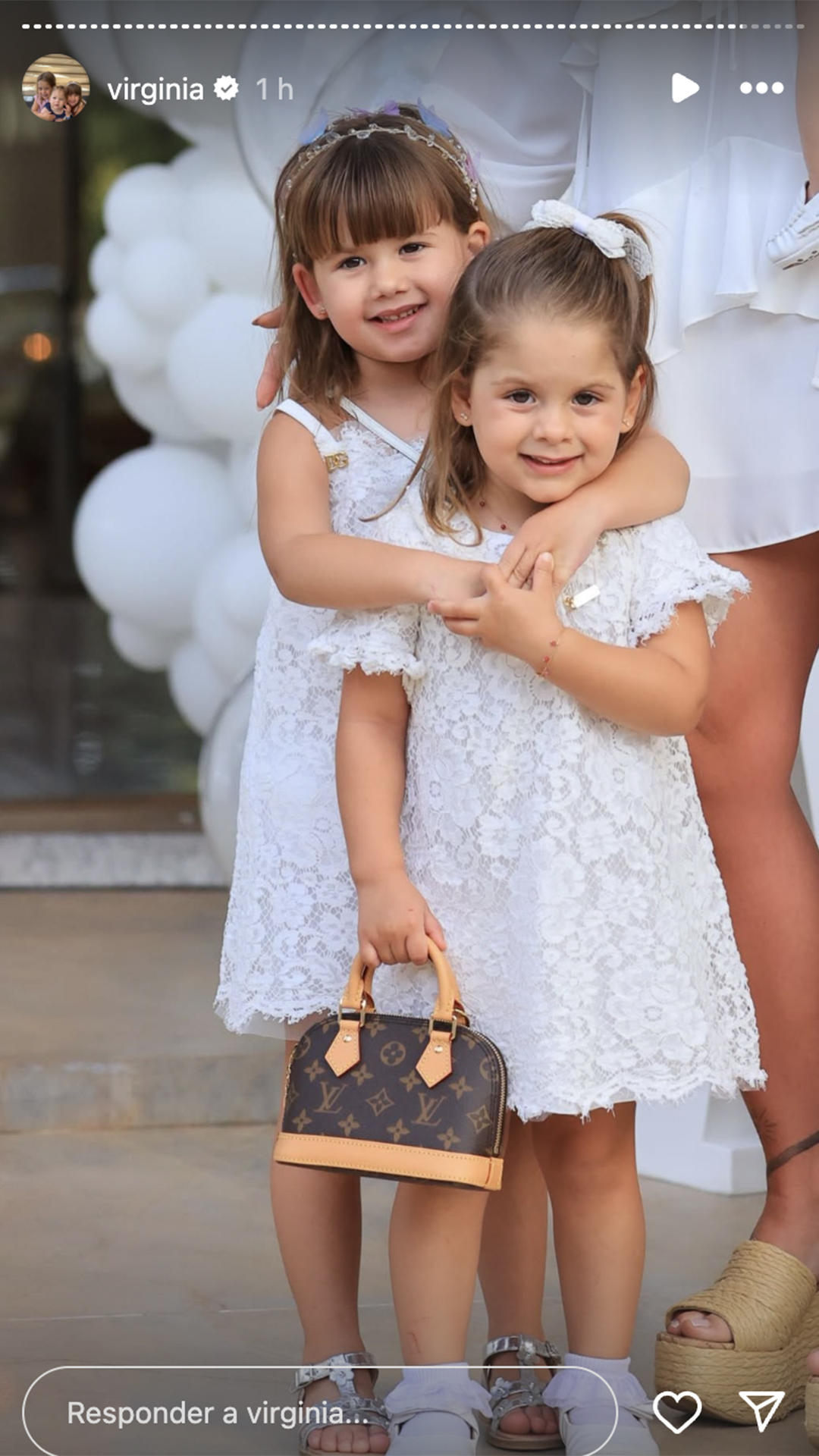 Maria Flor aparece com bolsa caríssima para passeio com a mãe, Virginia ...