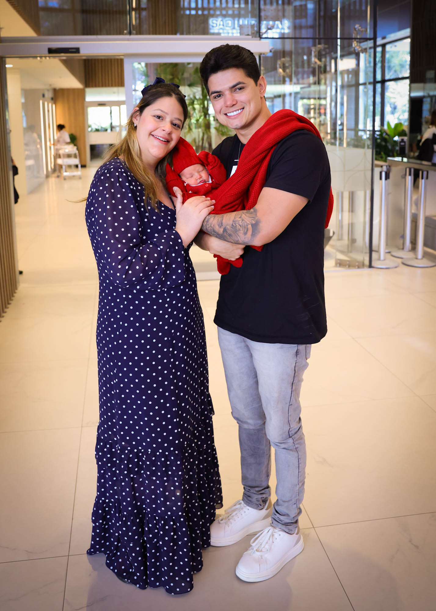 Maria Cavalcante e o marido seguem tradição simbólica com a filha recém ...
