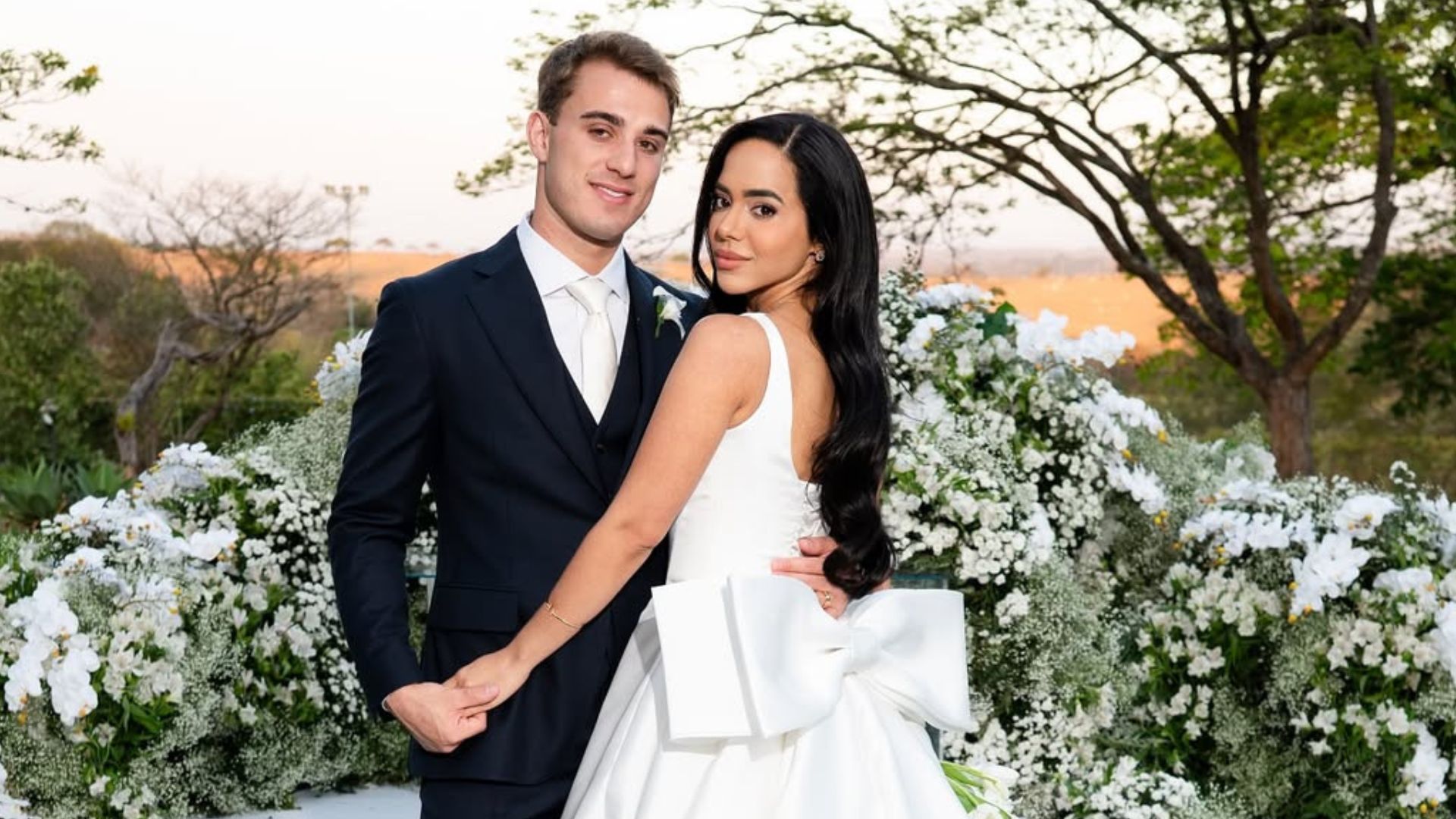 Mariely Santos divulga vídeo oficial de seu casamento com André Santis ...
