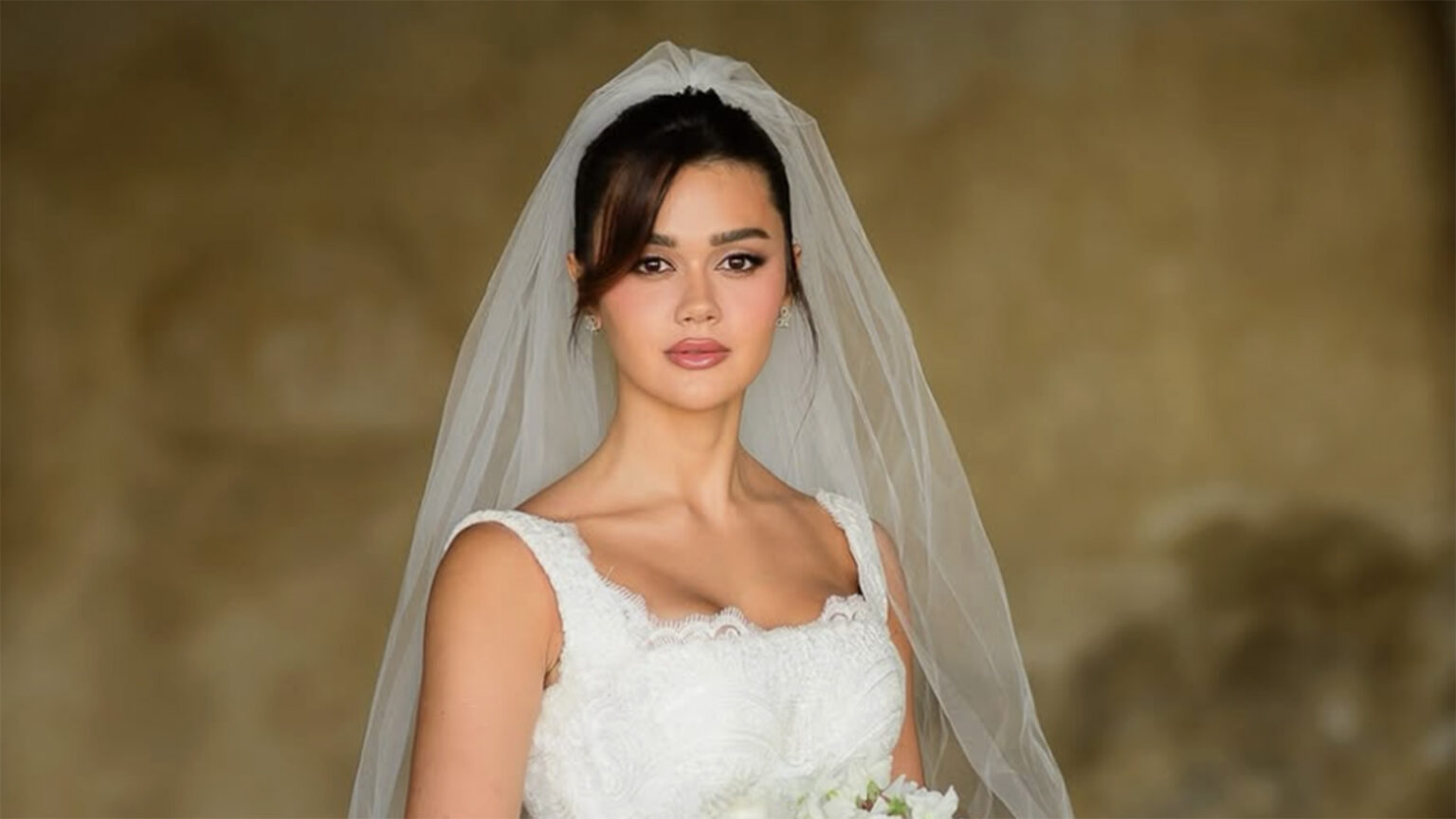 Franciny Ehlke exibe seu vestido de noiva clássico e estilo princesa ...