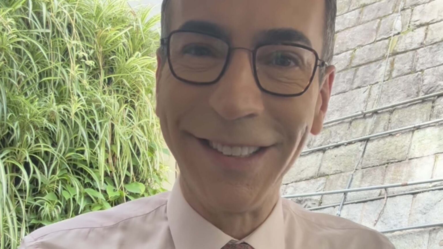 César Tralli leva marmita para o Jornal Nacional. Saiba o que tem no ...