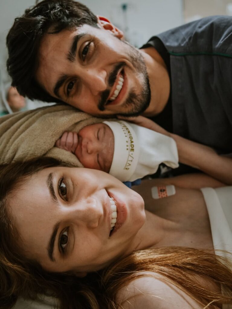 Bruna Hamú celebra o nascimento da terceira filha e mostra as primeiras ...