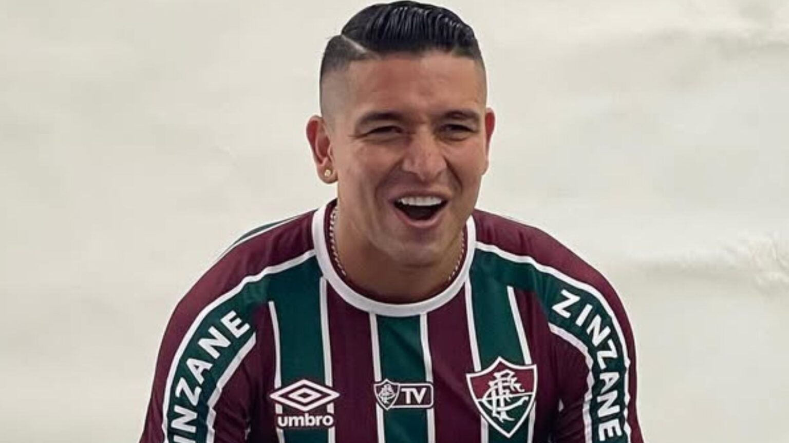 Ex-jogador do Fluminense, Mario Pineida é assassinado após pedir ...
