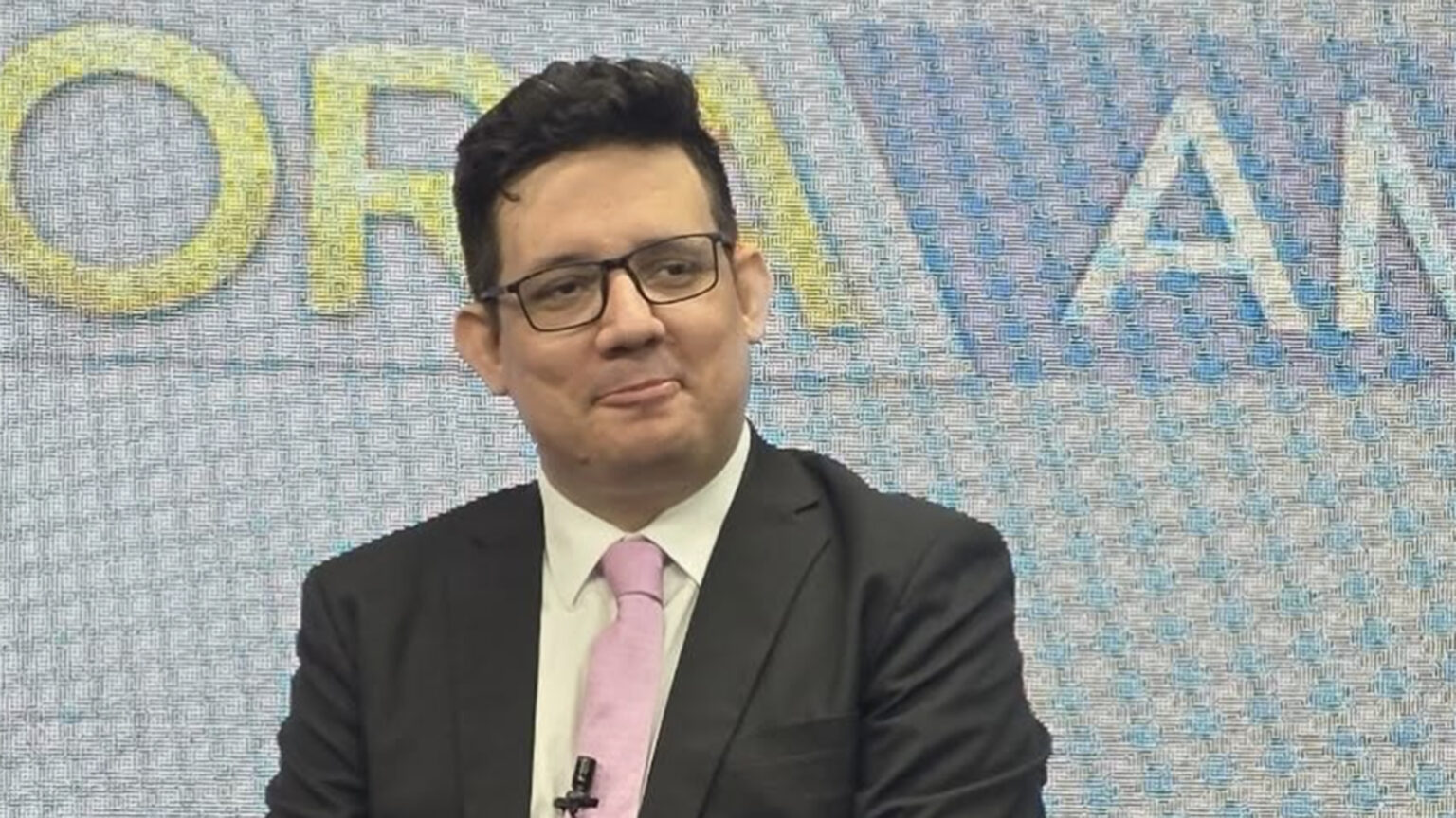 Morre Erlan Bastos, apresentador e jornalista, aos 32 anos - CARAS Brasil