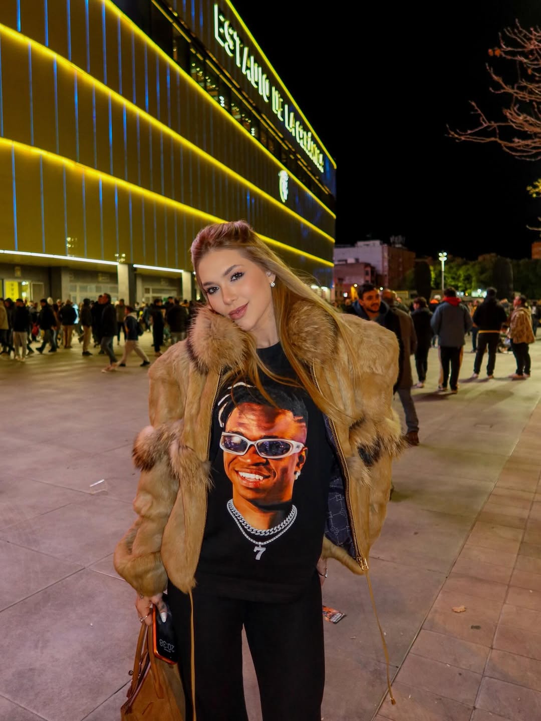 Virginia usa look personalizado com rosto de Vini Jr em jogo do Real ...