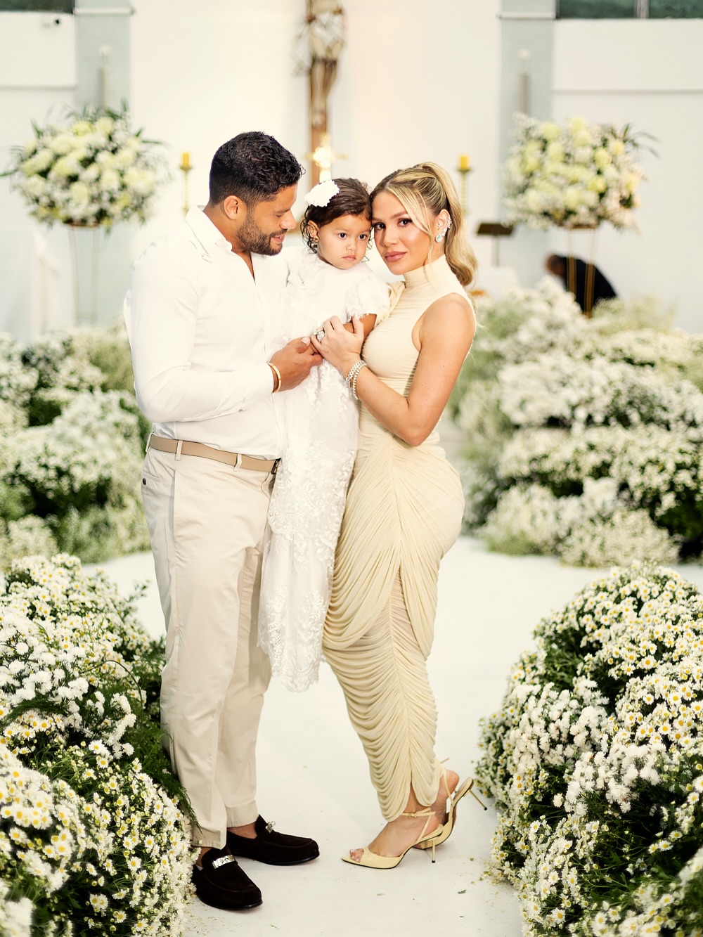 Hulk Paraíba e a esposa batizam a filha caçula de 2 anos: 'Nos caminhos ...