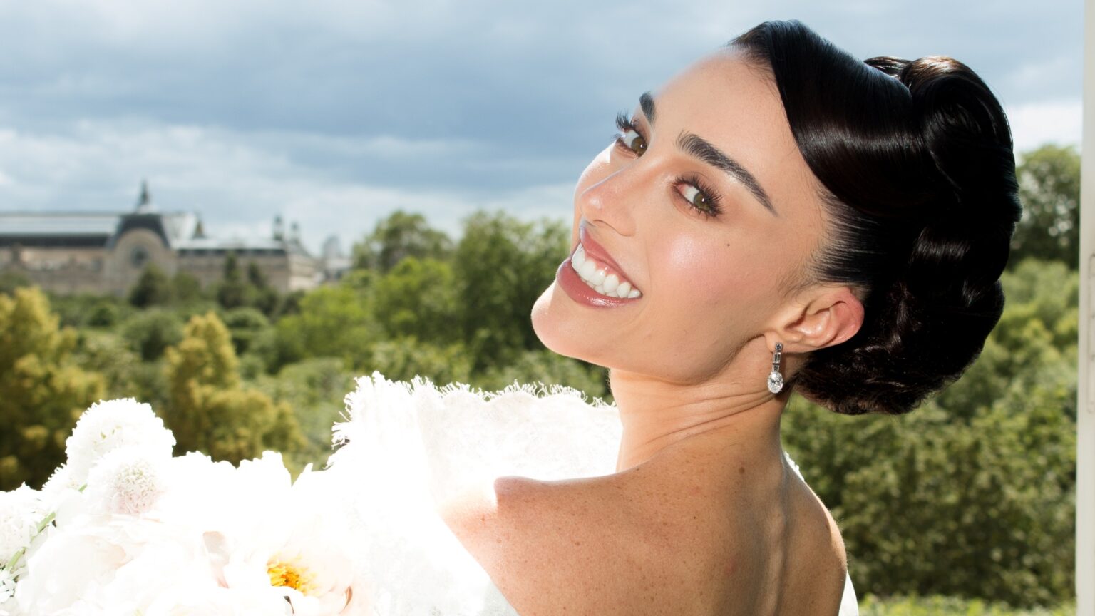 Elisa Zarzur aposta em vestido deslumbrante para casamento com ...