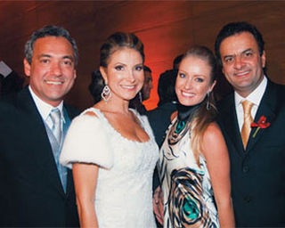 AÉCIO NEVES ABENÇOA BODA - CARAS Brasil