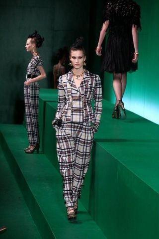 Galeria de fotos: Isabela Capeto no SPFW - CARAS Brasil