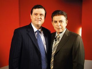 Entrevista no rádio - CARAS Brasil