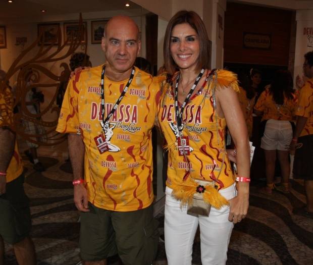 Helena Fernandes quer mais filhos - CARAS Brasil