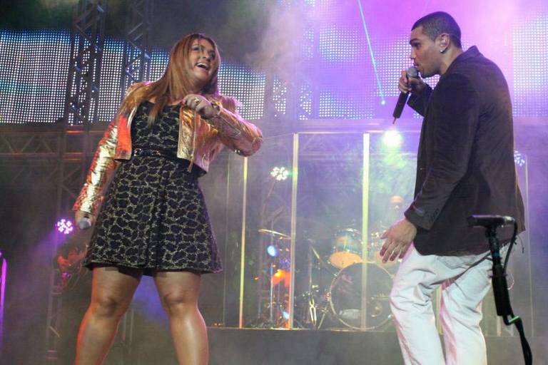Preta Gil canta com funkeiro - CARAS Brasil