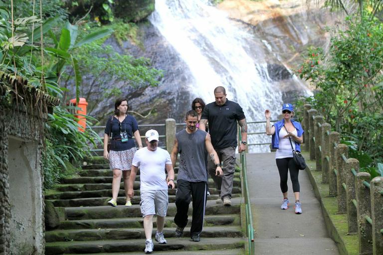 No Rio para divulgar filme, Colin Farrell passeia pela Cidade ...