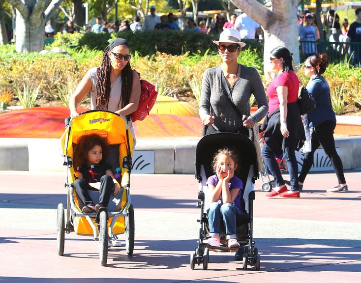 Halle Berry leva a pequena Nahla Aubry à Disney - CARAS Brasil