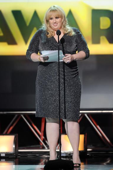 Moda plus size: Veja o estilo da atriz Rebel Wilson - CARAS Brasil