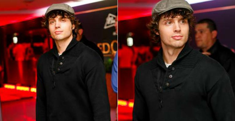 Brock Kelly rouba a cena em festa no Festival de Gramado - CARAS Brasil