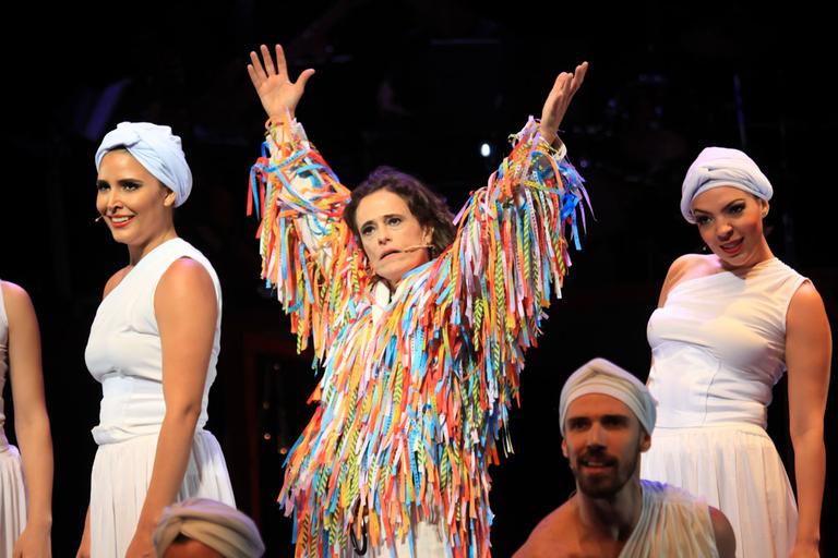 Zélia Duncan estrela musical sobre os 50 anos da Tropicália - CARAS Brasil