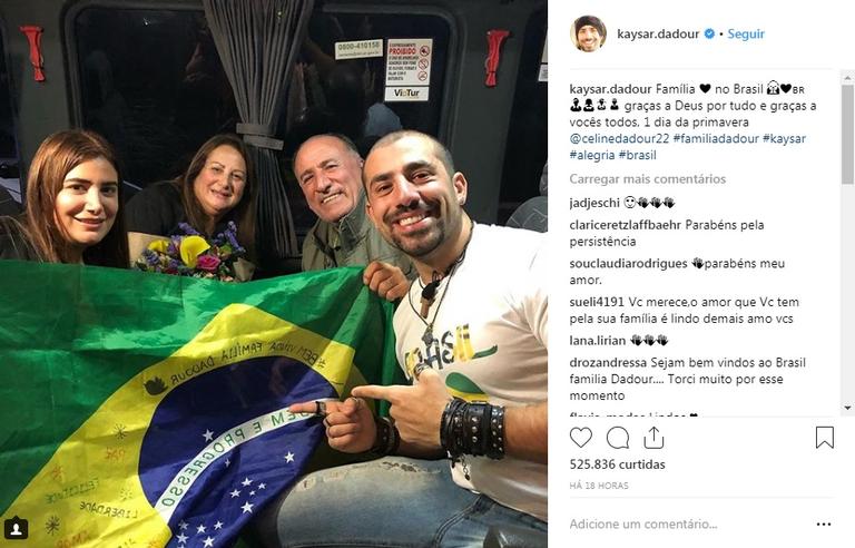 Kaysar exibe primeiro clique com a família após chegada dos pais e da ...