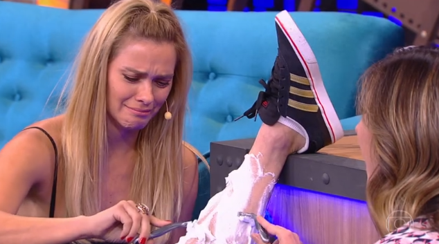 Carolina Dieckmann conta curiosidade sobre a cena marcante de Laços de ...