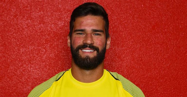 Alisson Becker - CARAS Brasil
